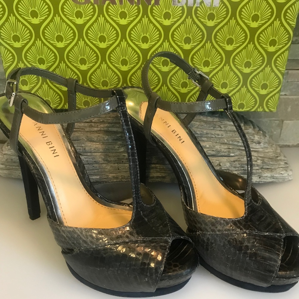 Gianni Bini Platform Heels - Gem